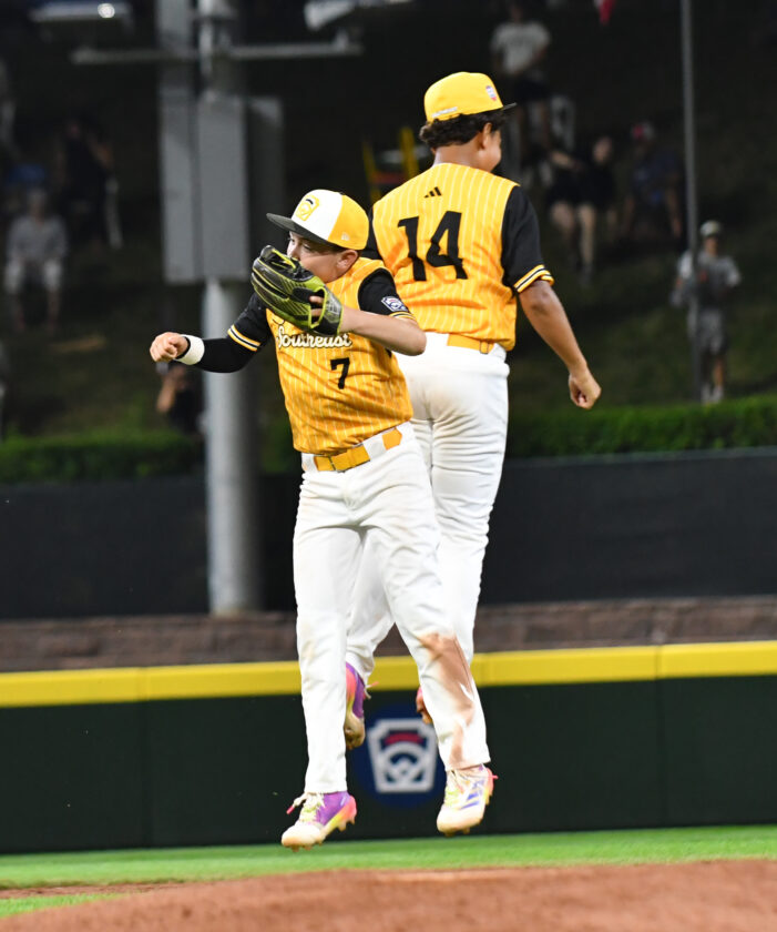 Florida defeats Washington at Lamade Stadium 6-1 on Friday night | News ...